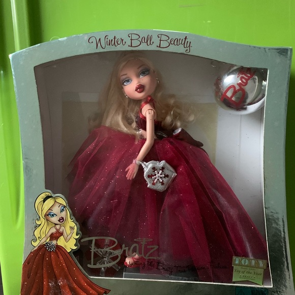 Bratz | Toys | Bratz Winter Ball Beauty Cloe Exclusive | Poshmark